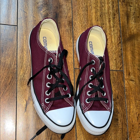 Converse | Shoes | Converse Maroon Low Top | Poshmark